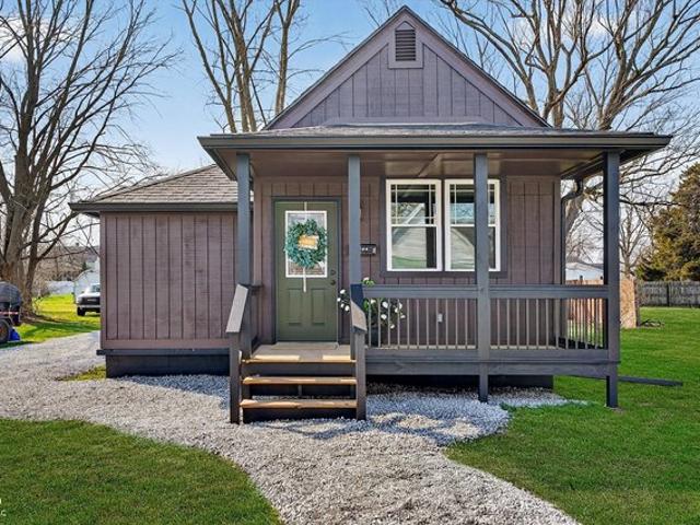 2015 N F St, Elwood, IN 46036