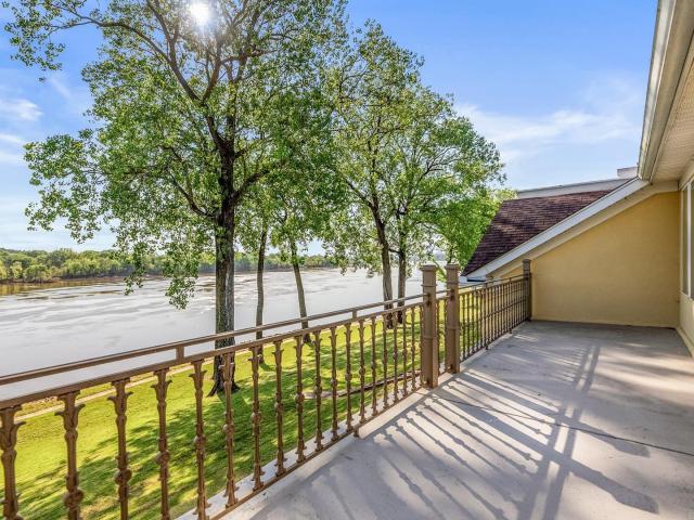 2015 Canal Pointe