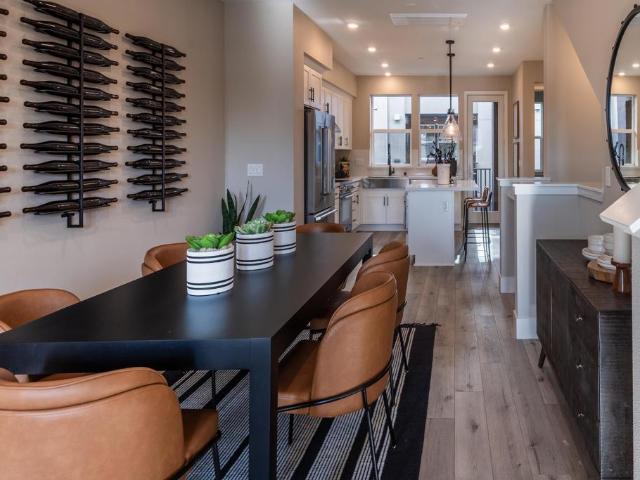 2015 Clement Avenue