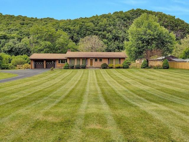 2015 Evergreen Rd, Covington, VA 24426