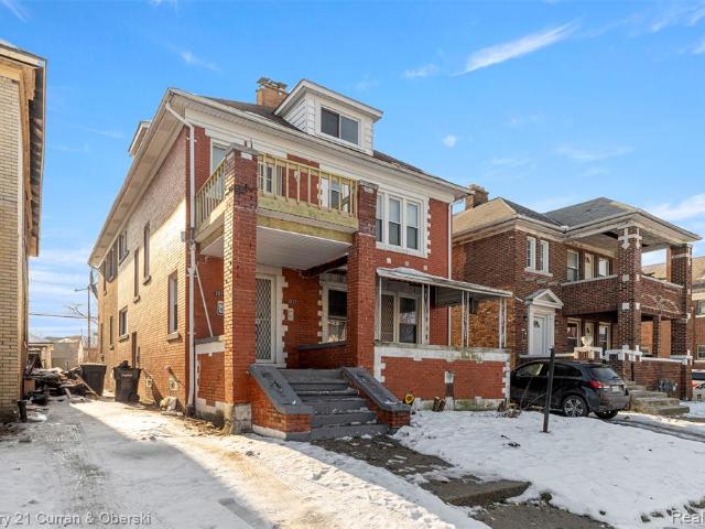 2015 Gladstone Street