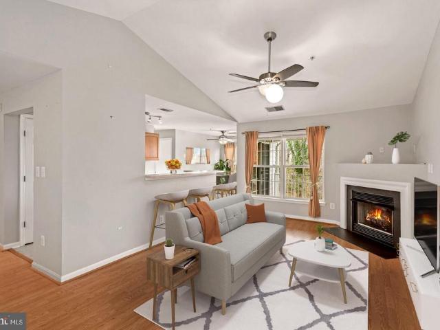 2015 Gov Thomas Bladen Way # 301