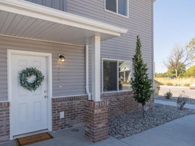 2015 Lawrence Ln Apt 1501, Blackfoot, ID 83221
