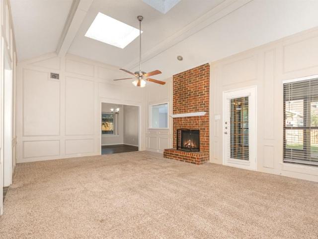 2015 Robin Hill Lane