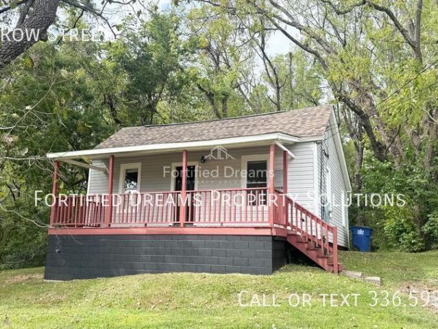 2015 Row Street | 2 Bed & 1 Bath
