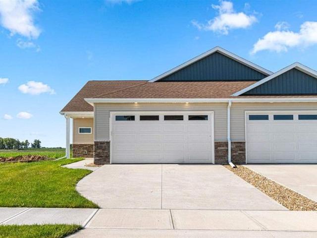 2015 Suttner Dr, North Liberty, IA 52317