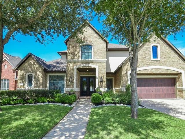 2015 Shadow Bend Dr, Sugar Land, TX 77479