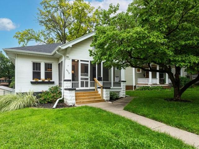 2015 Tremont Ave, Davenport, IA 52803