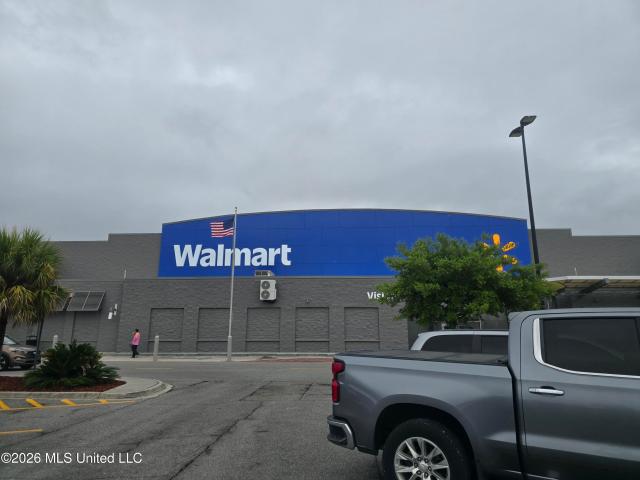 2015 W 2nd Street