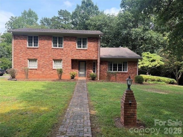 2015 39th Ave NE, Hickory, NC 28601