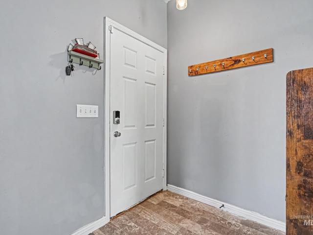 20164 Colebrook Ave