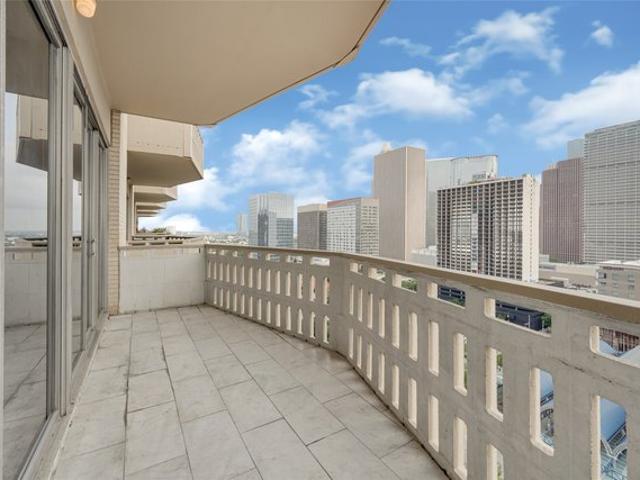 2016 Main St Apt 1707, Houston, TX 77002
