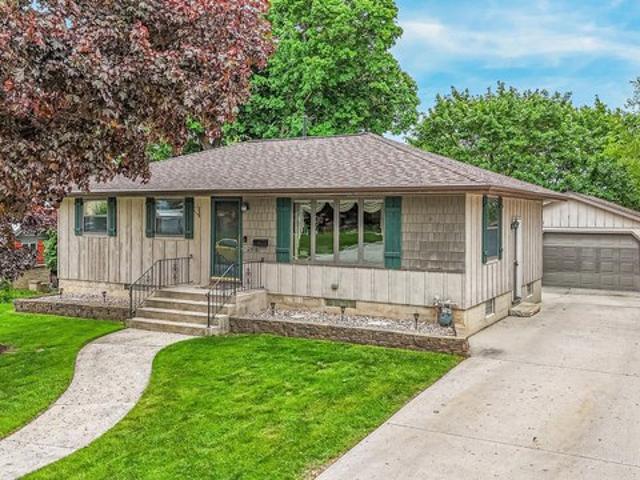 2016 Monroe St, New Holstein, WI 53061