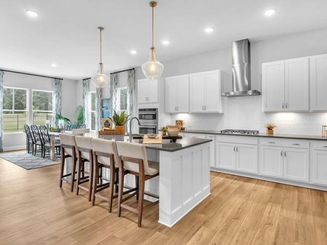 2016 Oakton Dr, Southport, NC 28461