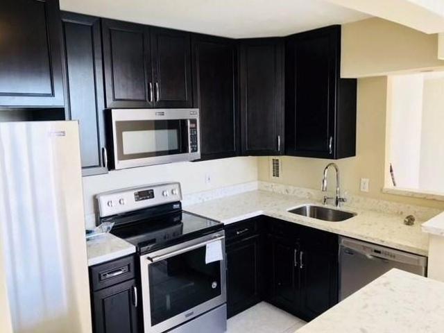 2016 Bay Dr #207 Miami Beach, FL 33141