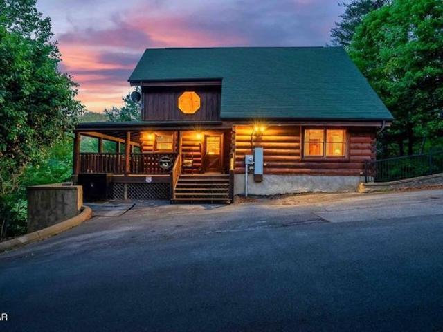 2016 Bear Haven Way, Sevierville, TN 37876