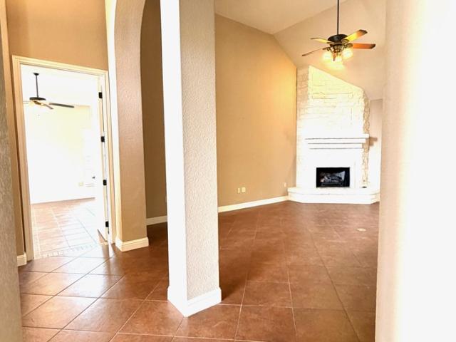 2016 Crown Ridge Dr, Kerrville, TX 78028 | MLS #124118