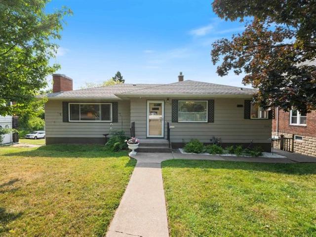 2016 E 3rd St, Duluth, MN 55812