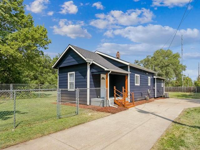 2016 E Chishom St, Wichita, KS 67214