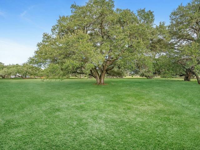 2016 E Grand Oaks Drive, Alleyton, US, TX