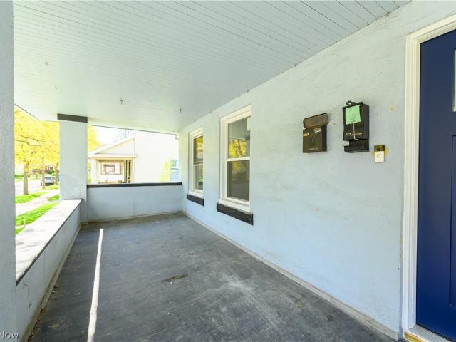 2016 Halstead Avenue