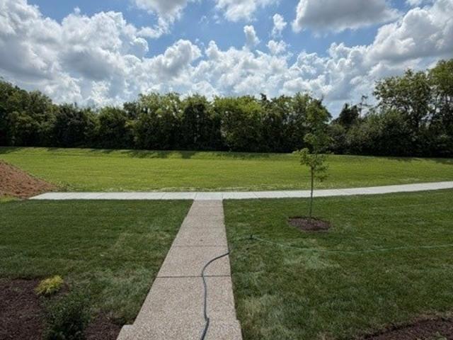2016 Kestrel Lane Lot 104