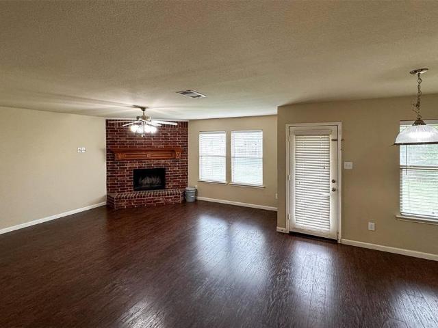 2016 Kings Forest Drive