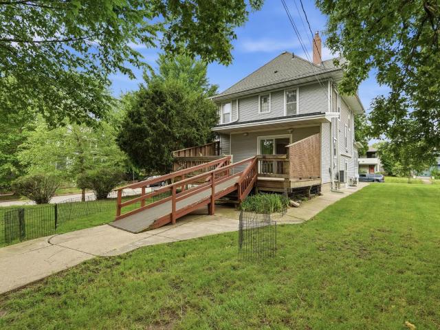 2016 Laurel Avenue