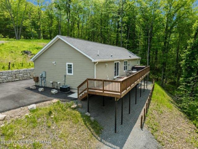 2016 Locust Ridge Rd, Pocono Lake, PA 18347