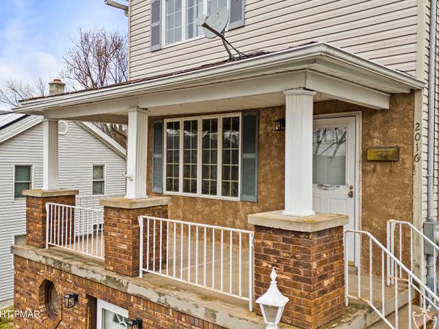 2016 Price Street