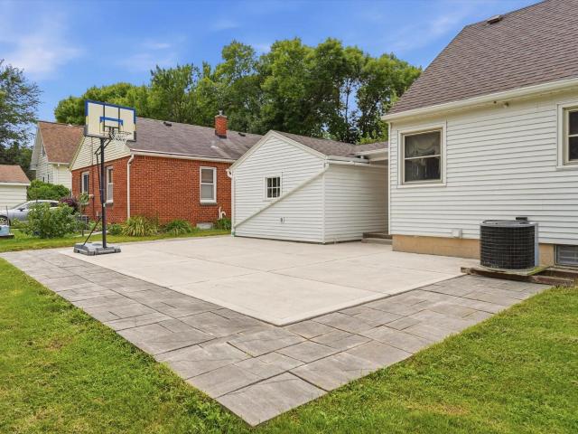 2016 S 96th St