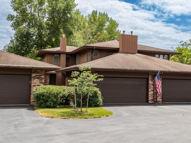 2016 Southfield Ct SW, Rochester, MN 55902