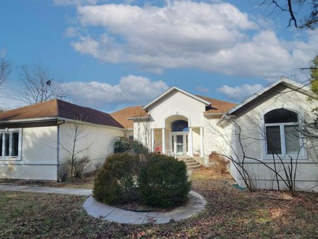 2016 Timberlake Rd, Branson, MO 65616