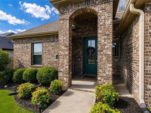 2016 W Gilligan Ave, Rogers, AR 72758