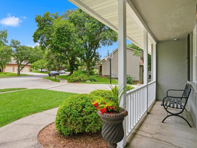 2016 woodhollow dr