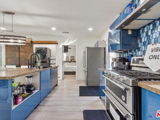 2016 10th Ave, Los Angeles, CA 90018 | MLS #26651