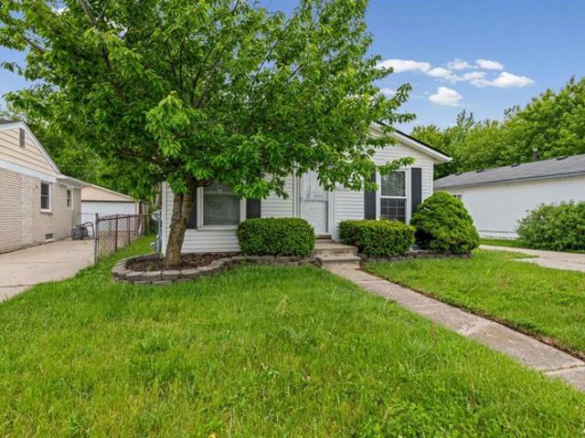 20171 Stafford St, Clinton Township, MI 48035
