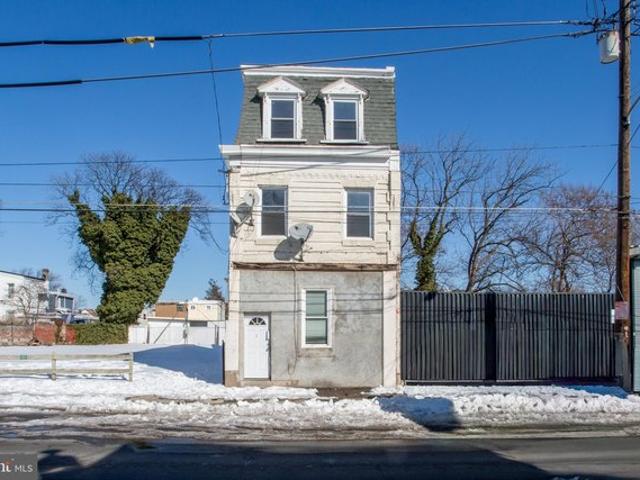 2017 Orthodox St, Philadelphia, PA 19124