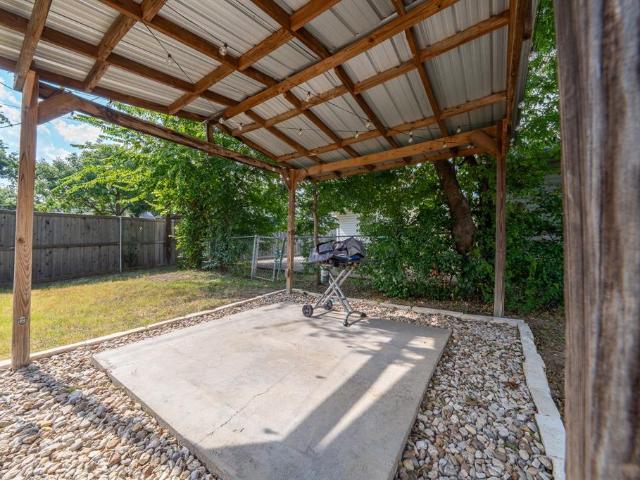 2017 Bluebonnet Dr, Fort Worth, TX 76111 | MLS #21234