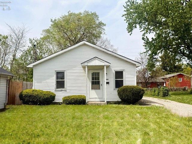 2017 Carr St, Sandusky, OH 44870