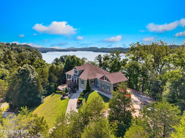 2017 Paradise Hills Rd