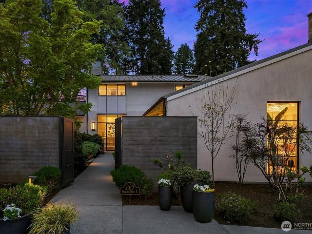 2017 Parkside Drive E