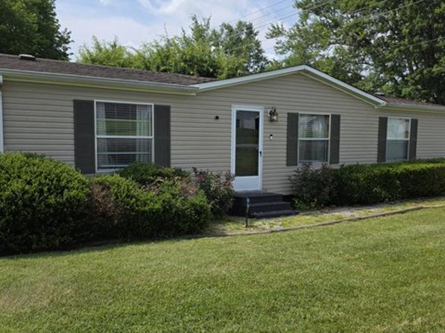 2017 River Rd, London, KY 40744