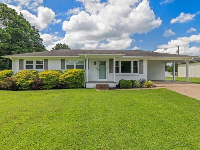 2017 Saxton Dr, Florence, AL 35630
