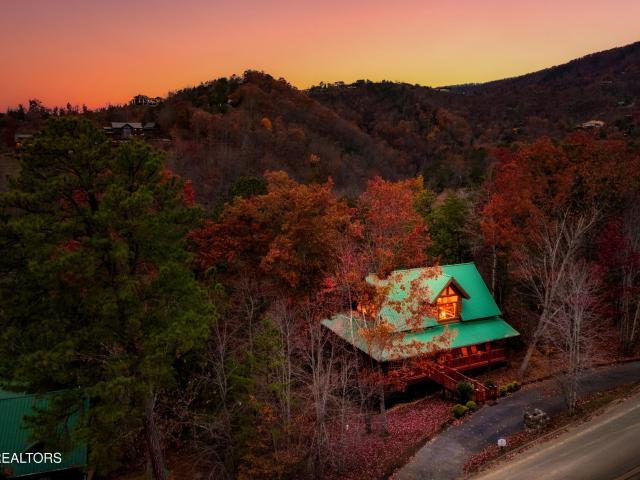 2017 Smoky Cove Rd