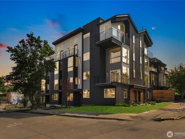 2017 W Bertona St, Seattle, WA 98199 | MLS #2471