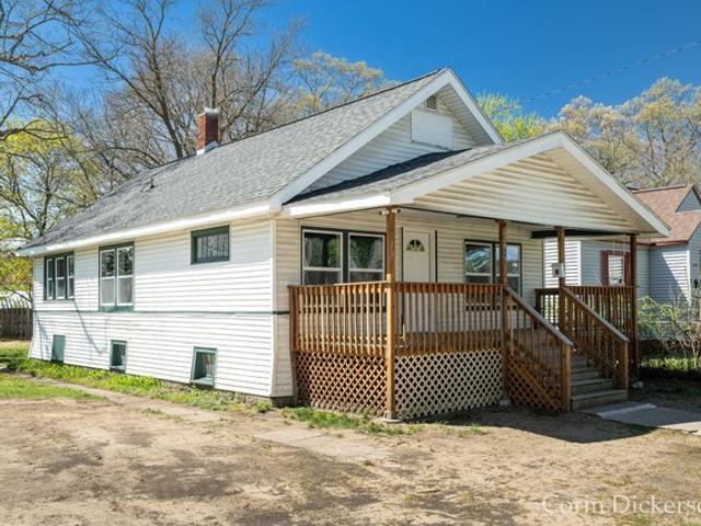 2017 7th St, Muskegon, MI 49444