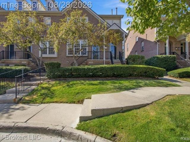 20189 Rodeo Ct, Southfield, MI 48075