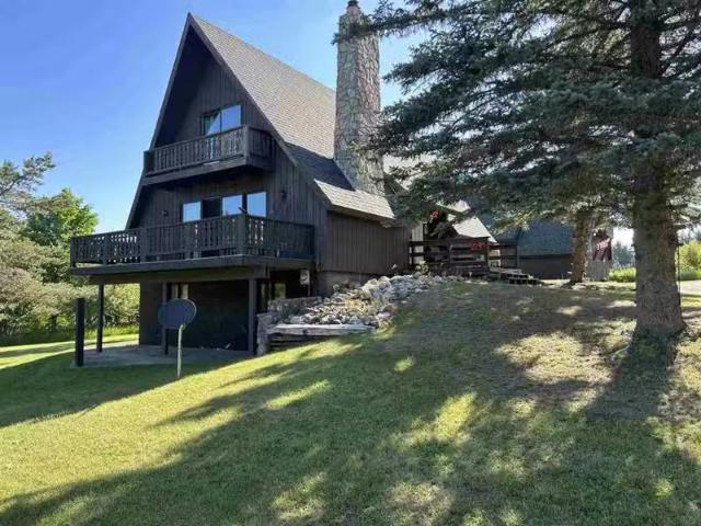2018 POQUETTE RD, gailord, MI 49735 Single Family Residence Fo.