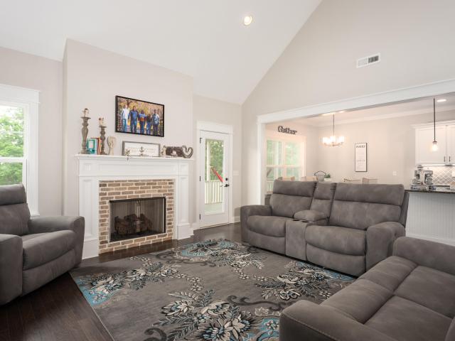 2018 River Watch Dr, Soddy Daisy, TN 37379 | MLS #1533